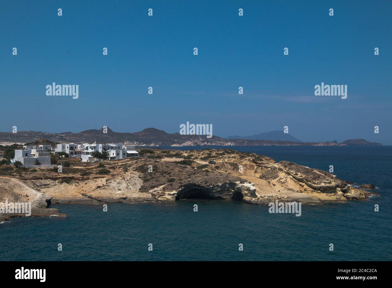 Luxury homes greece hi-res stock photography and images - Alamy