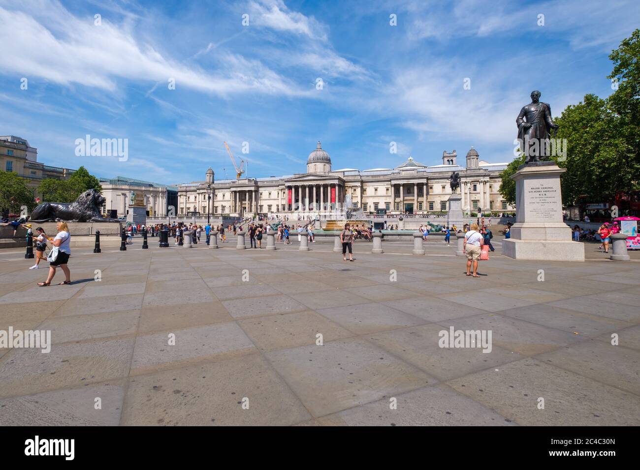The famous trafalgar square hi-res stock photography and images - Alamy