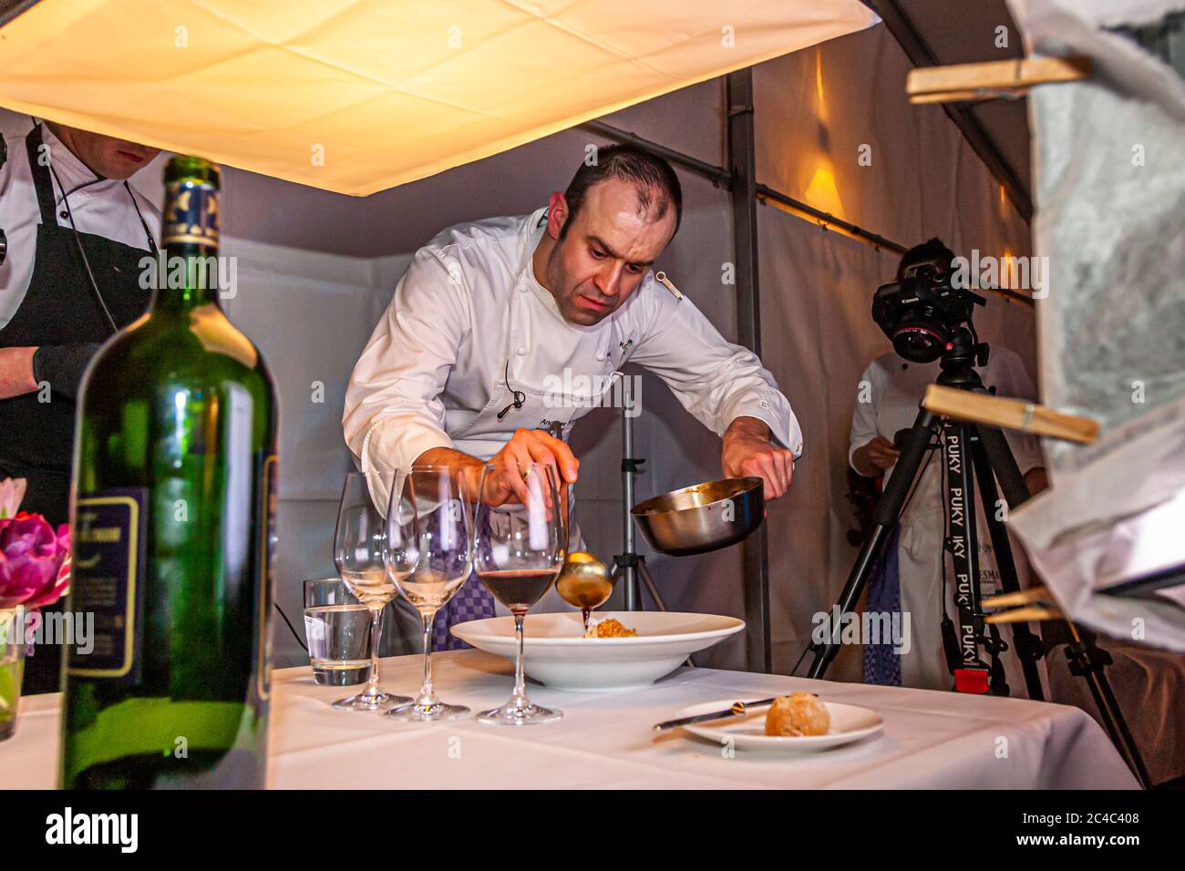 Michelin Star Chef Andreas Krolik with his team at Rheingau Gourmet ...