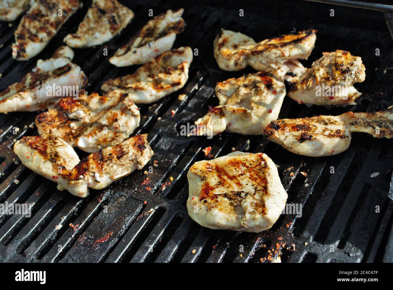 food on the grill at a backyard cookout Stock Photo - Alamy