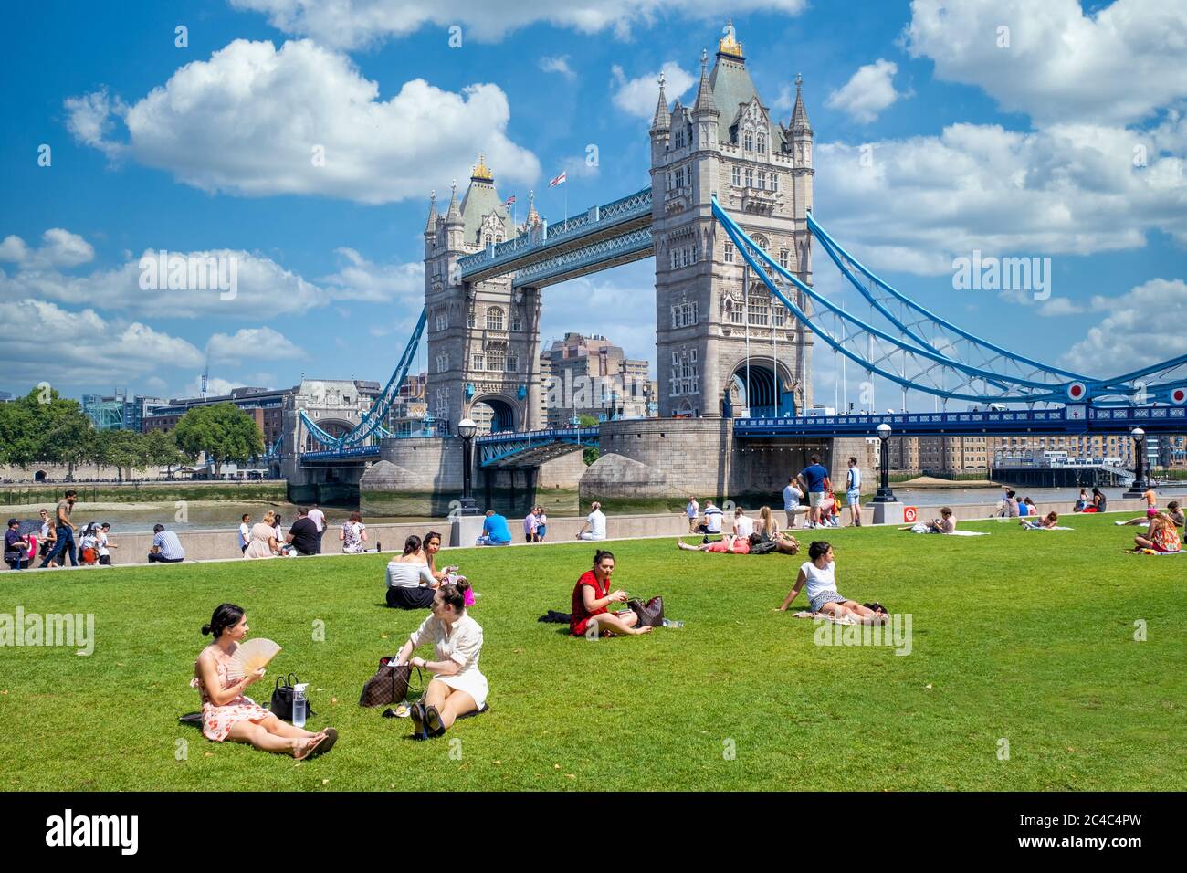 Girl sunbathing in park hi-res stock photography and images - Alamy