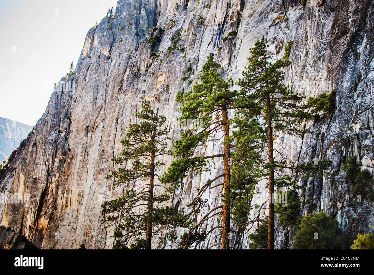 Yosemite national park cliff mountain hi-res stock photography and ...