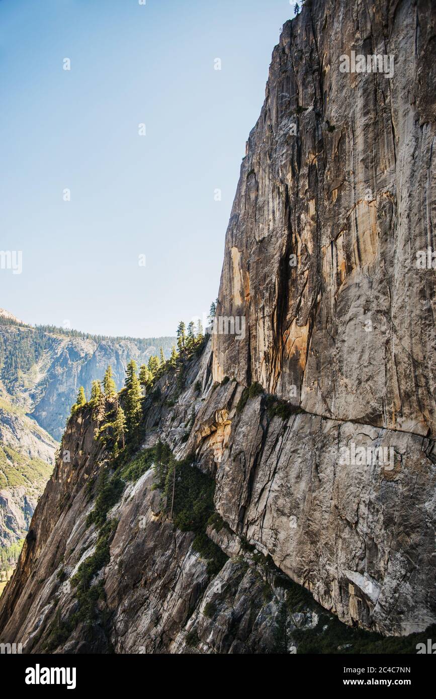 Cliff texture hi-res stock photography and images - Alamy