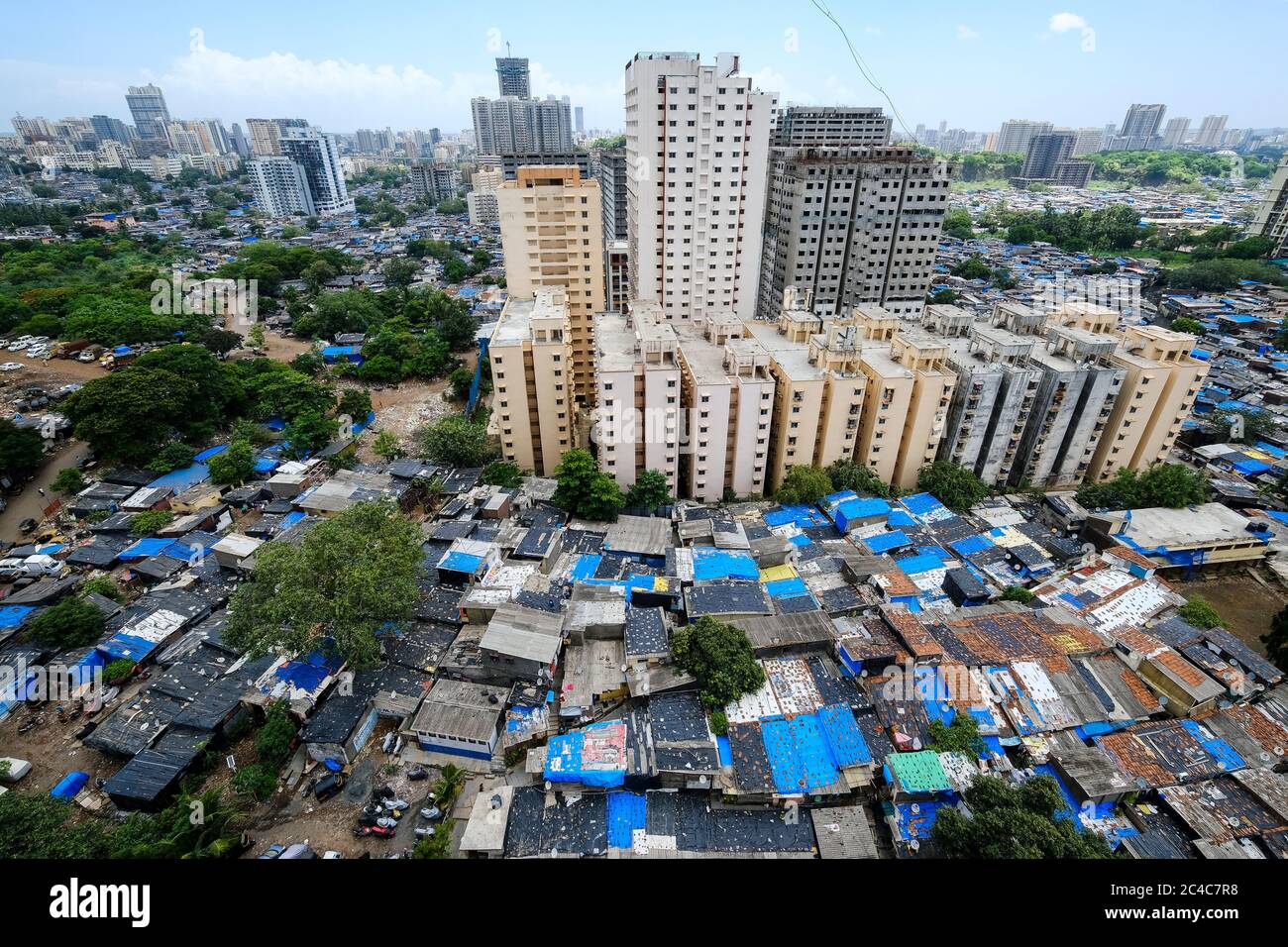 Aerial mumbai slums hi-res stock photography and images - Alamy
