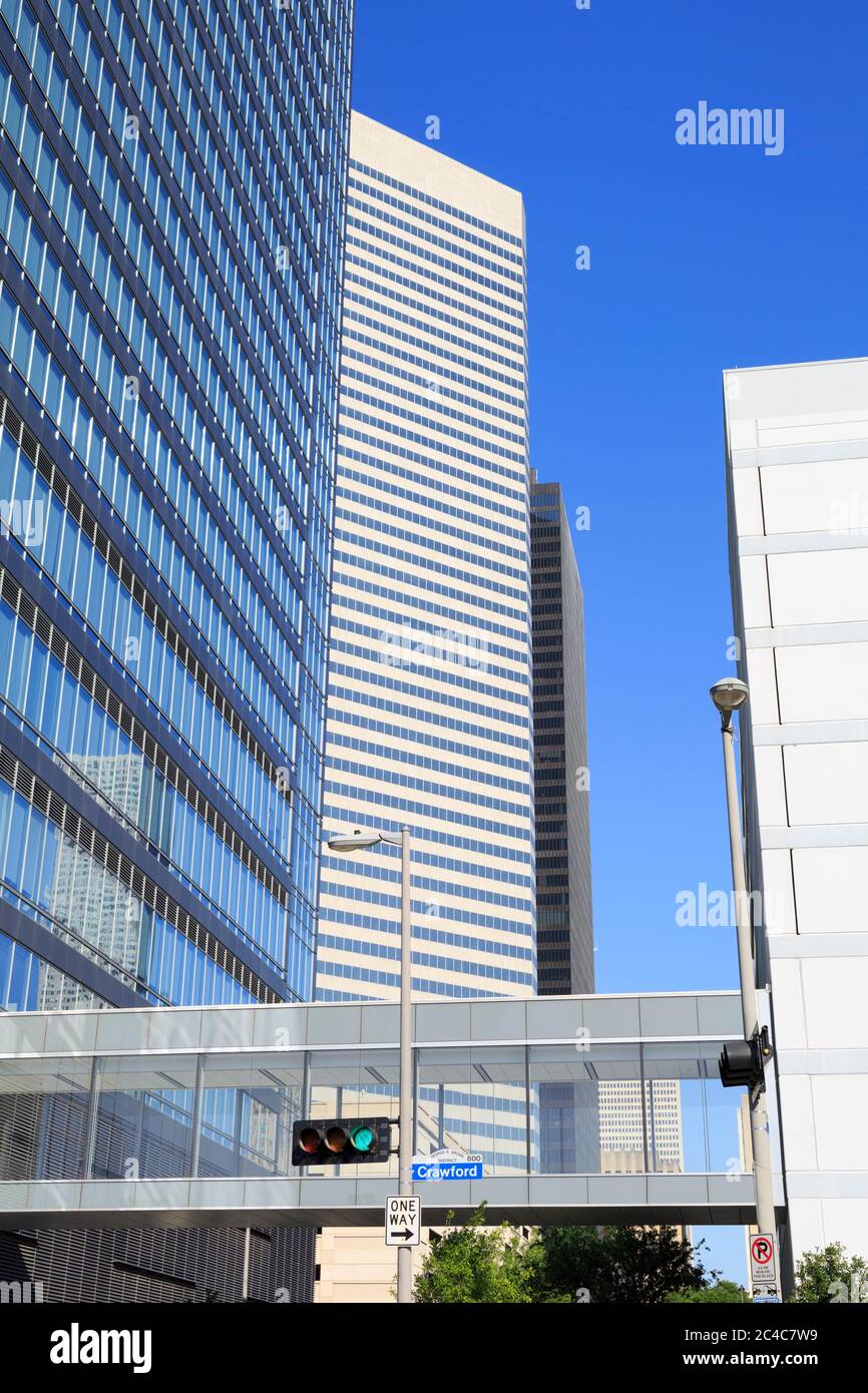 Hess building hi-res stock photography and images - Alamy