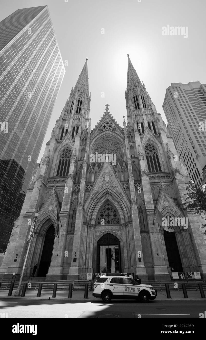 Window display department store Black and White Stock Photos & Images ...