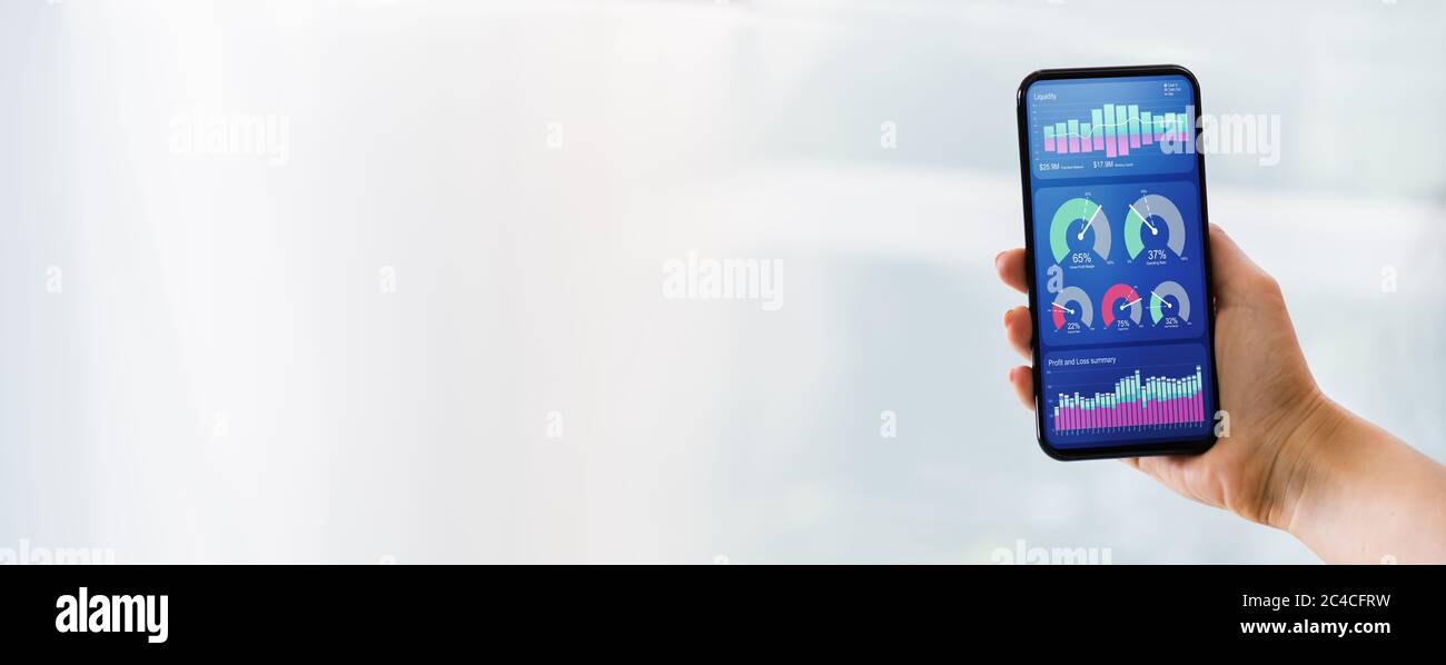 Mobile digital marketing hand hi-res stock photography and images - Alamy