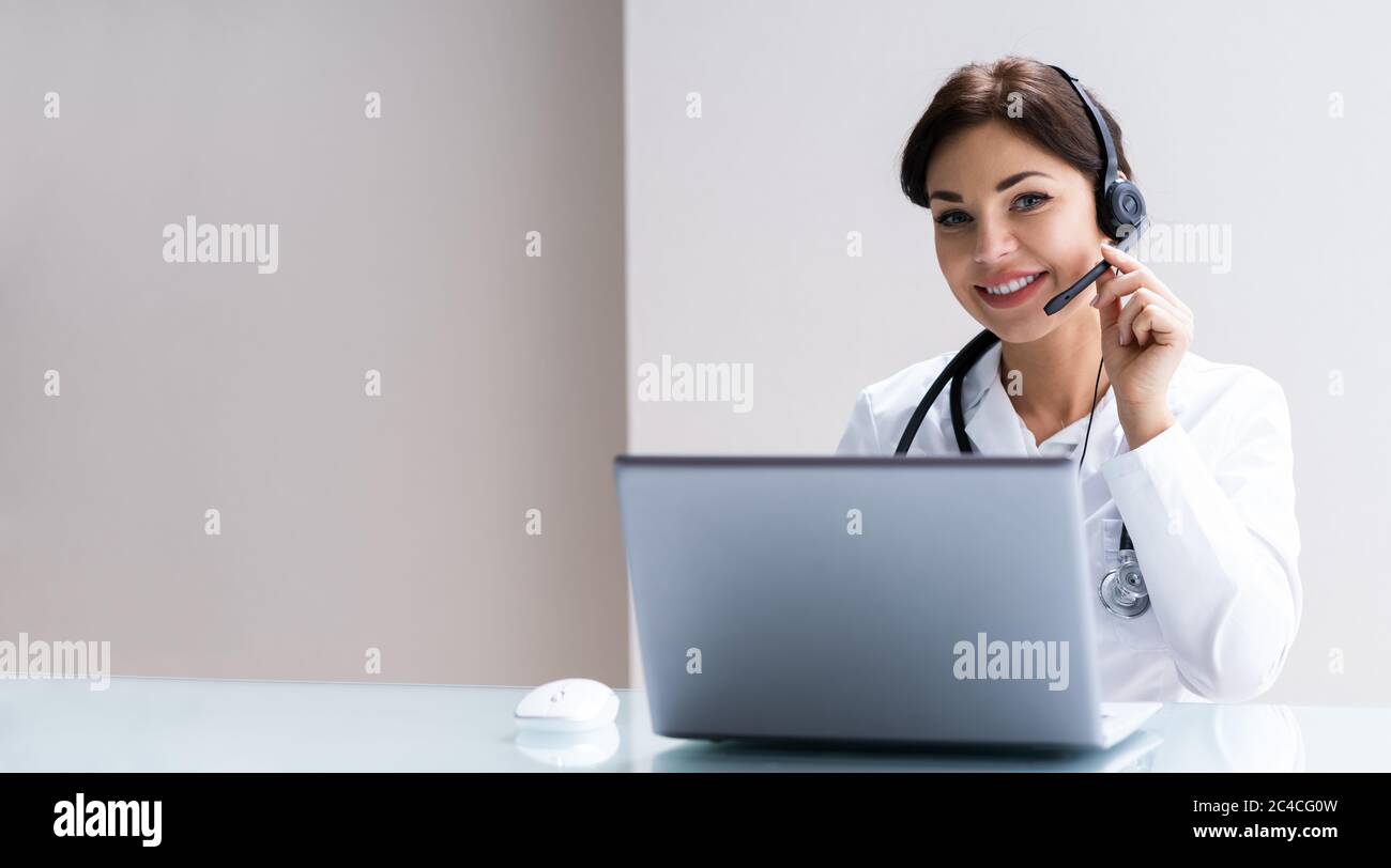 Doctor call center hi-res stock photography and images - Alamy