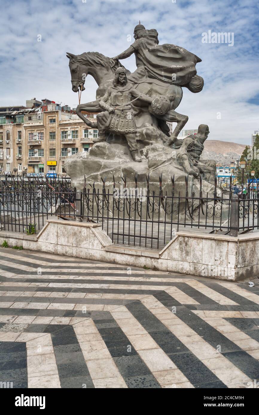 Saladin statue hi-res stock photography and images - Alamy