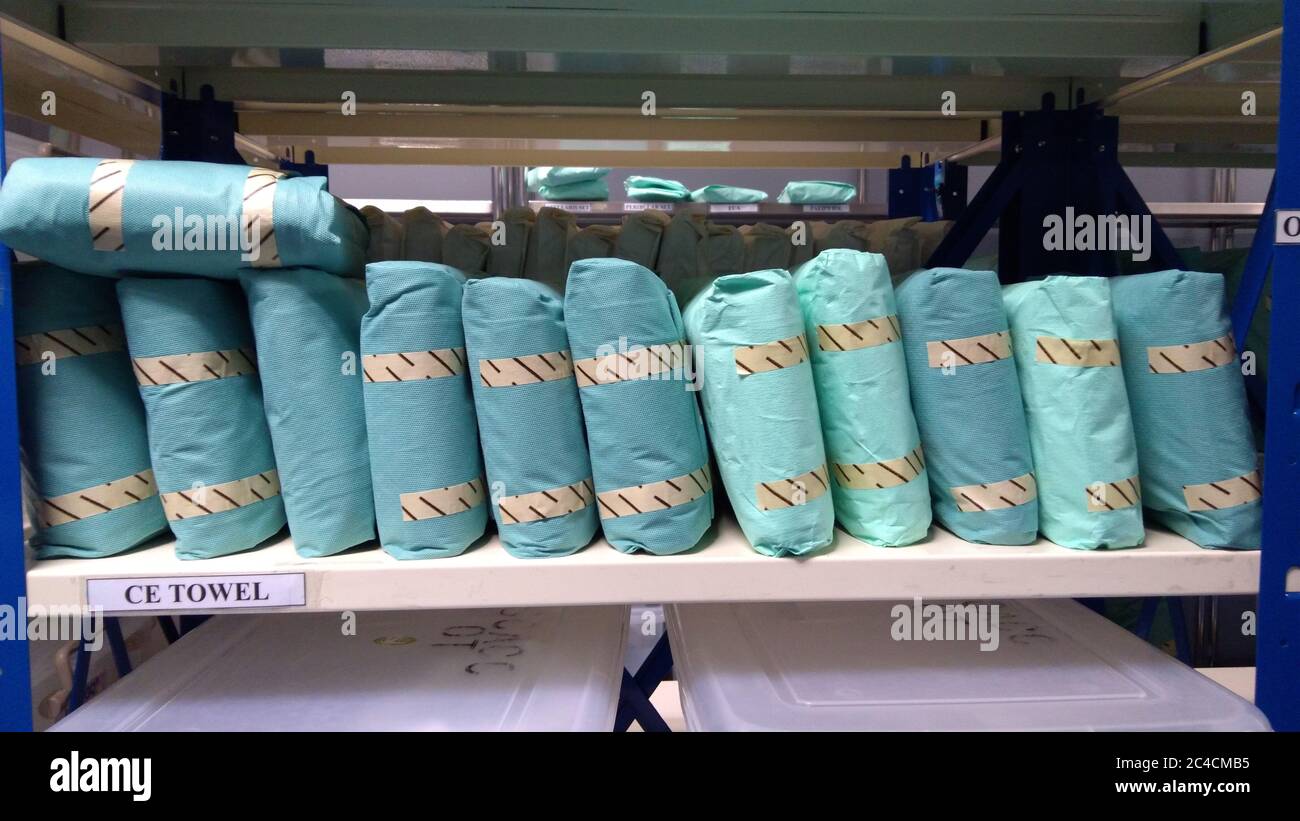 Wrapped surgical instruments hi-res stock photography and images - Alamy