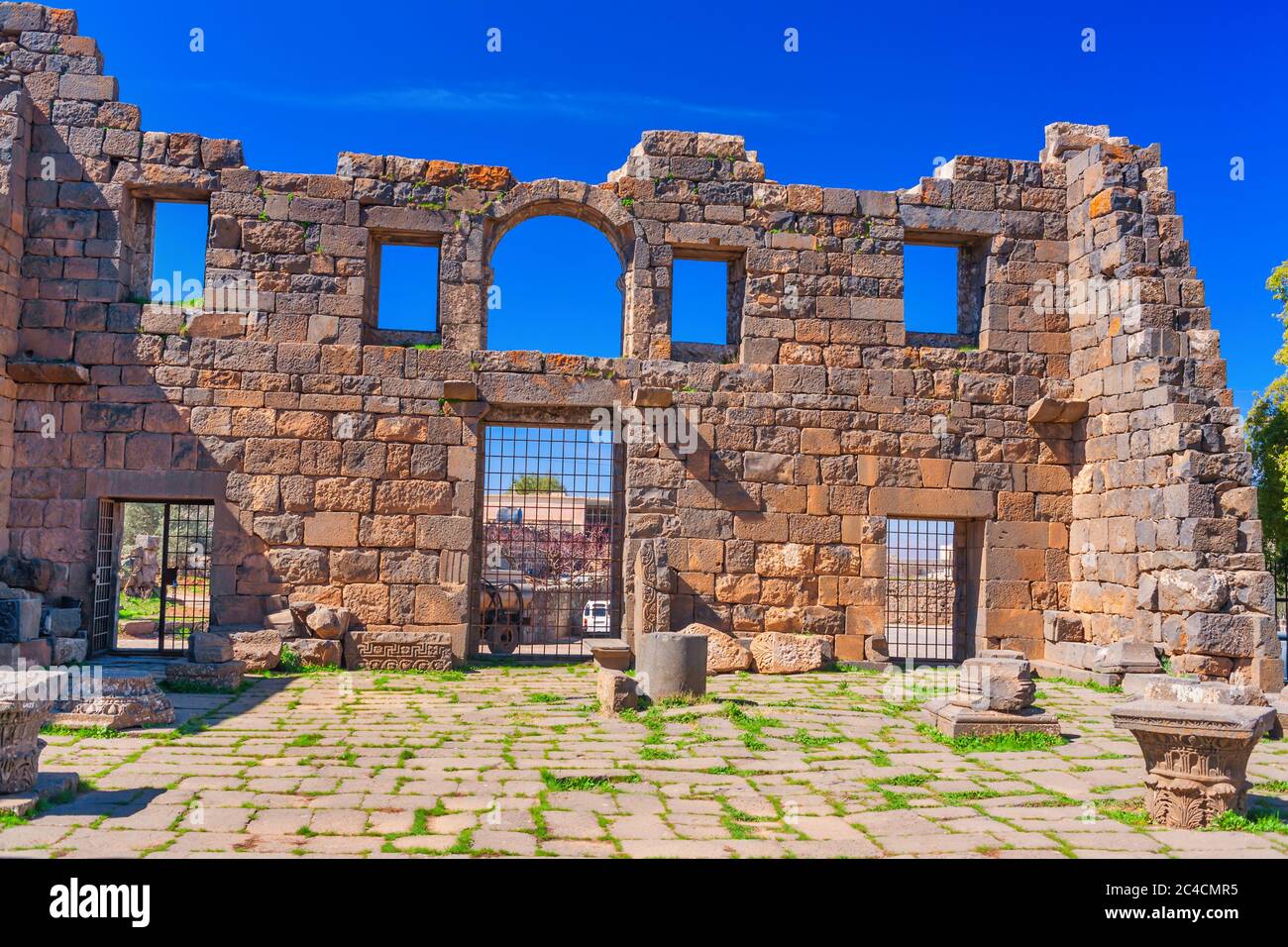 Roman temple of Helios, Qanawat, Syria Stock Photo - Alamy