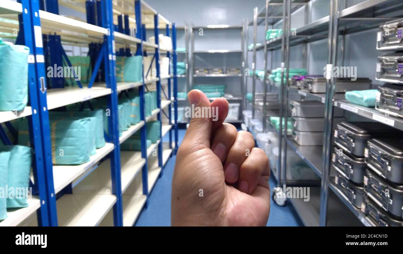 Sterilization blue wrap hi-res stock photography and images - Alamy