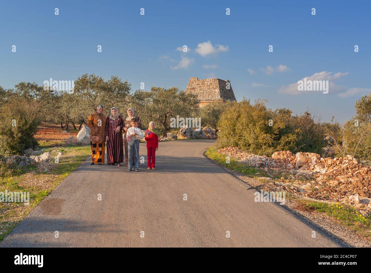 Syrian family hi-res stock photography and images - Alamy