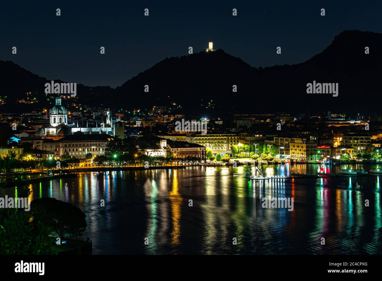 Buildings lake como night hi-res stock photography and images - Alamy