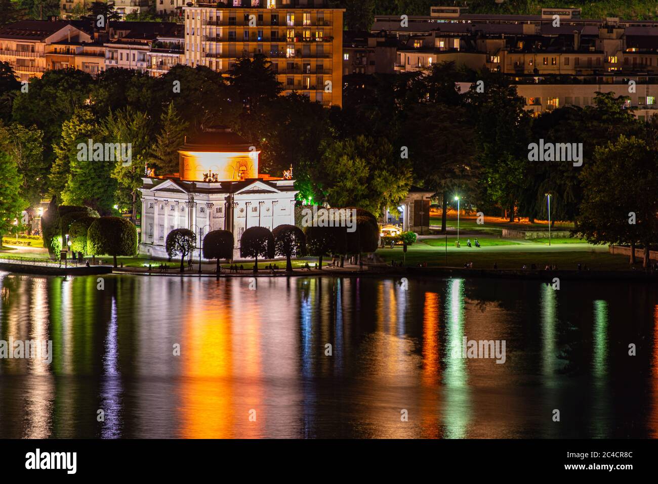 Lake Como, the city and its monuments, at night Stock Photo - Alamy