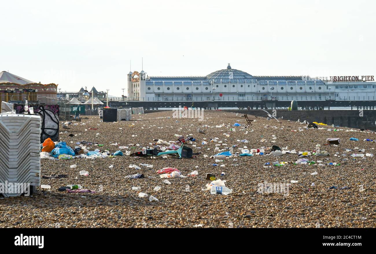 Plastic trash piles beach hi-res stock photography and images - Alamy