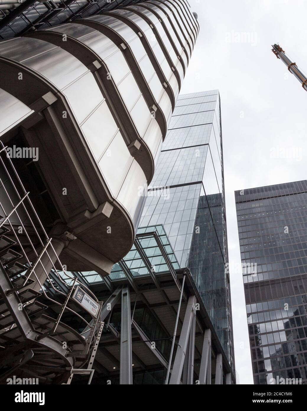 Glass and steel buildings hi-res stock photography and images - Alamy