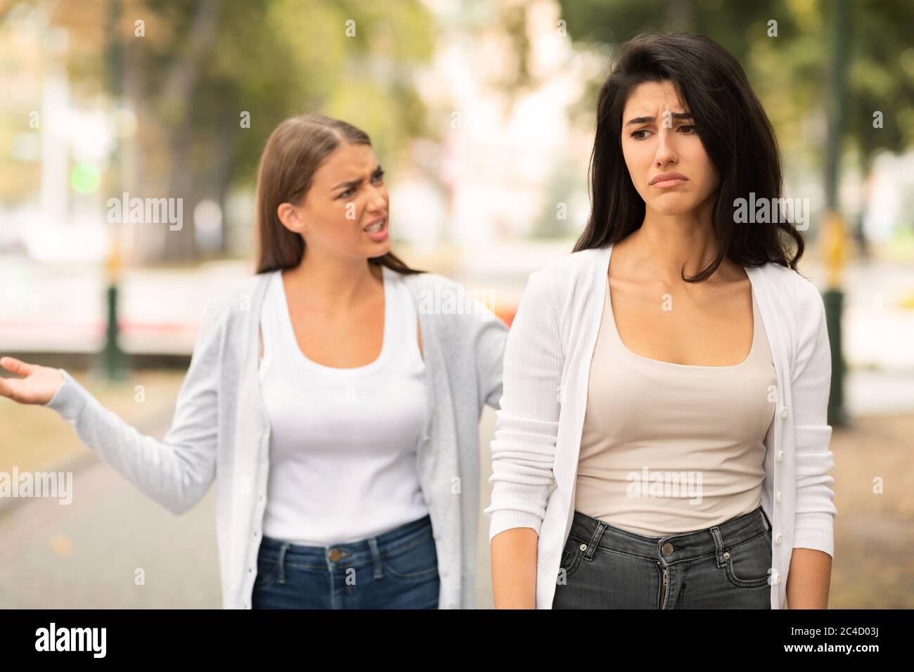 Two women conflict friend hi-res stock photography and images - Alamy