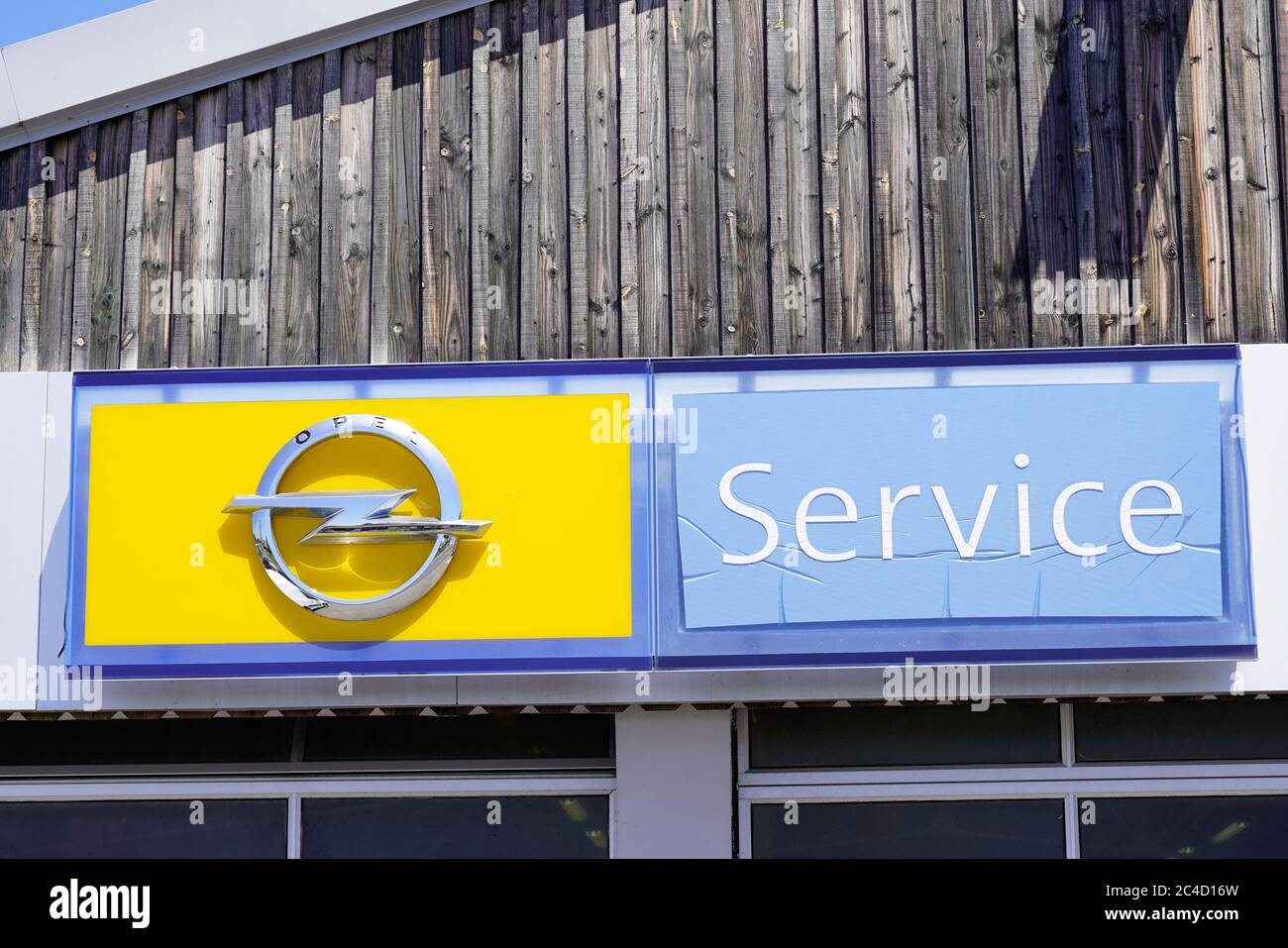 Bordeaux , Aquitaine / France - 06 20 2020 : opel logo service sign on ...