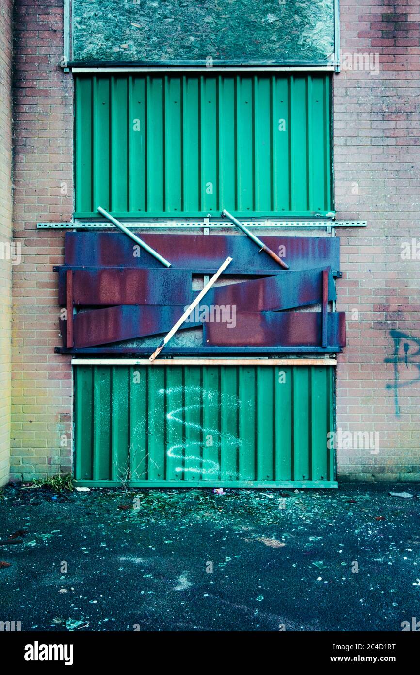 Abandoned warehouse uk hi-res stock photography and images - Alamy
