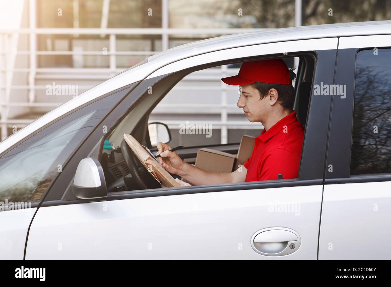 Parcel free shipping hi-res stock photography and images - Alamy