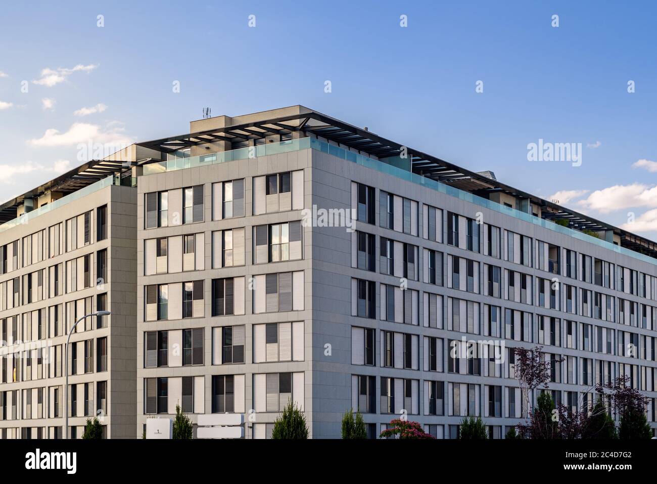 Spain madrid apartment building exterior hi-res stock photography and ...