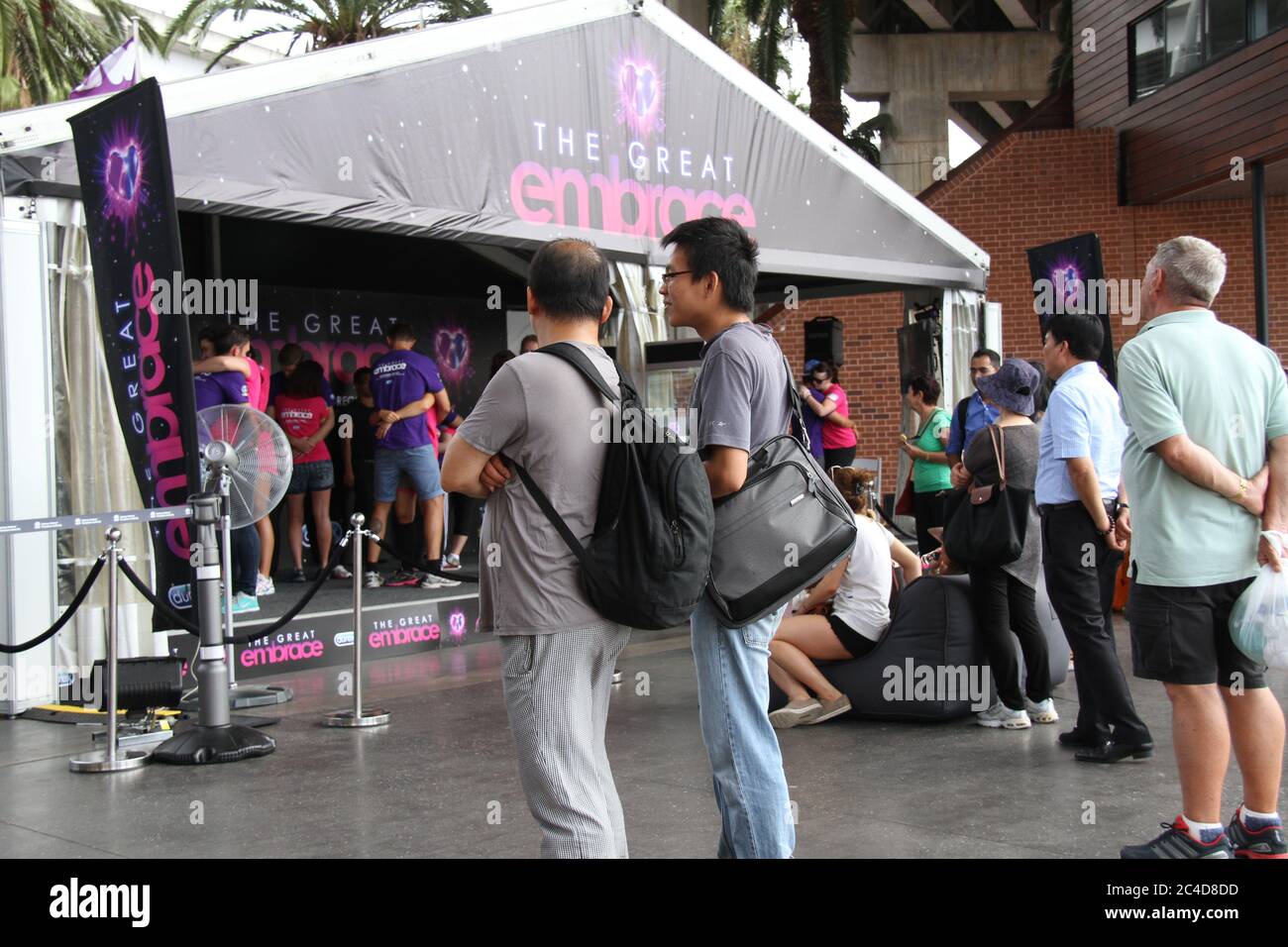 People watch The Great Embrace Guinness World Records official attempt ...