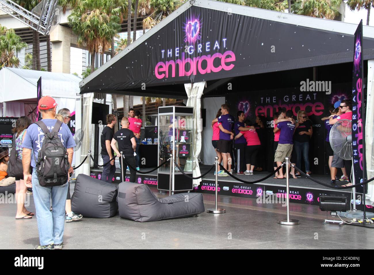 Passersby stopped to watch The Great Embrace Guinness World Records ...