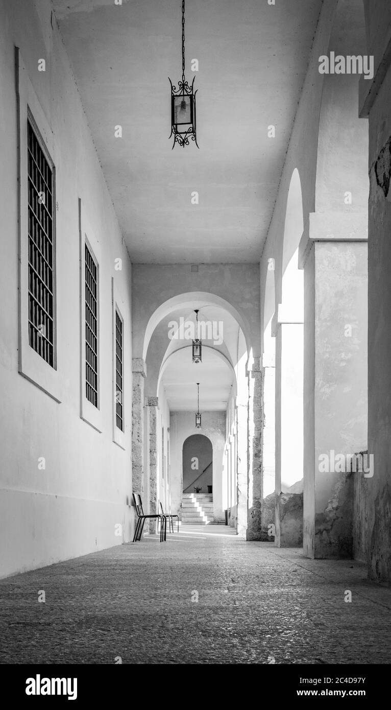 Arcade corridor Black and White Stock Photos & Images - Alamy