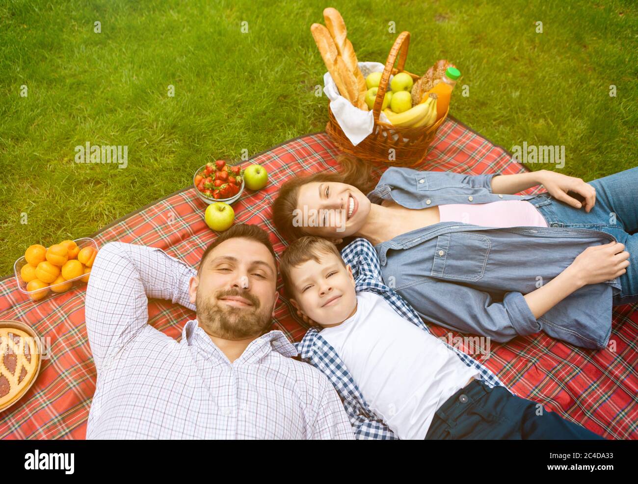 Top view picnic grass hi-res stock photography and images - Alamy