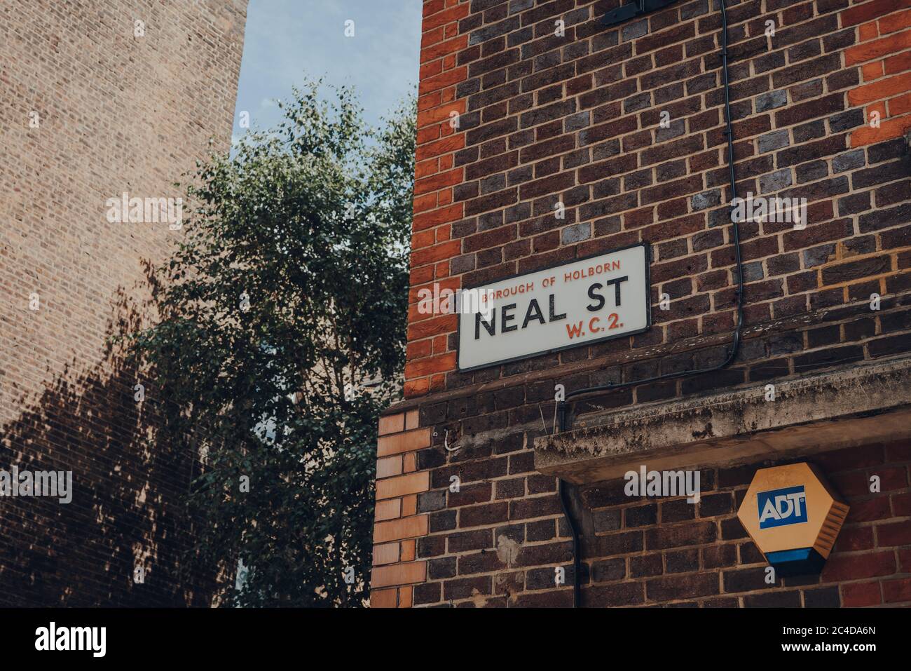 Neal street wc2 hi-res stock photography and images - Alamy