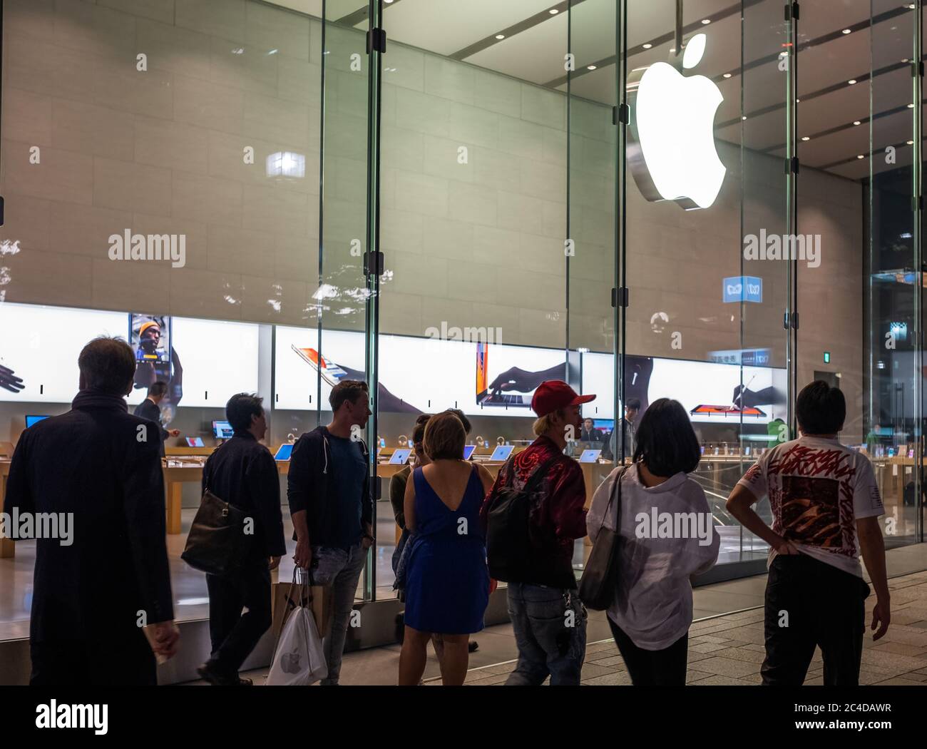 Apple mac japan hi-res stock photography and images - Alamy