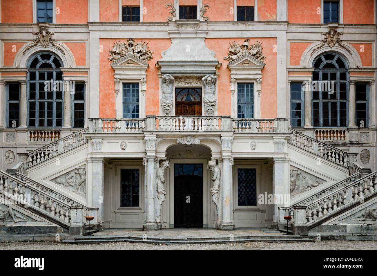 Castle govone hi-res stock photography and images - Alamy