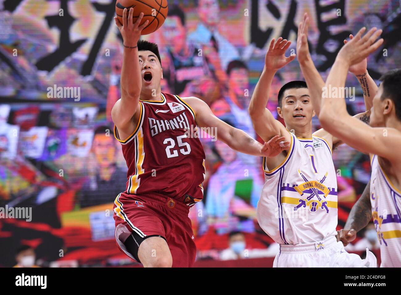 Dongguan, China's Guangdong Province. 26th June, 2020. Zhang Hanjun (L ...