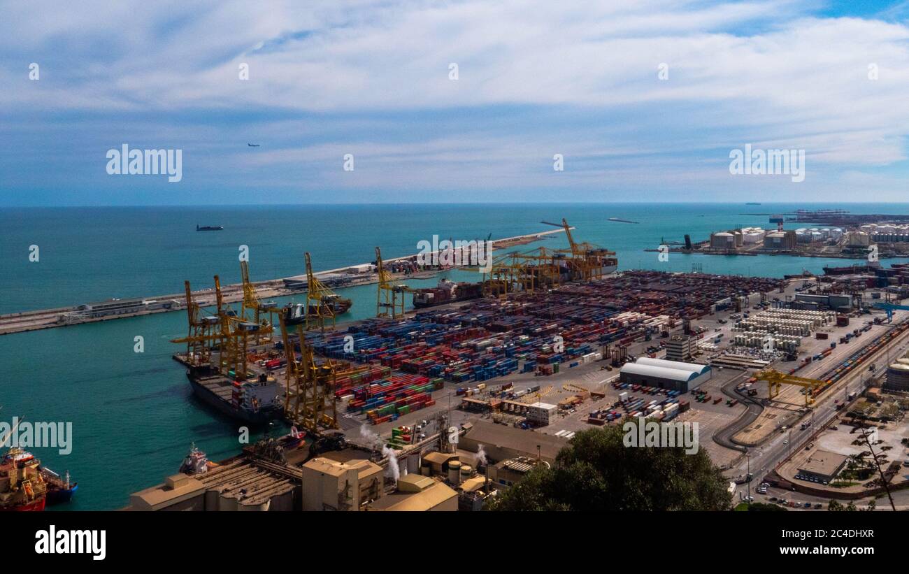 Industrial Port for freight transport and global business. Barce Stock ...