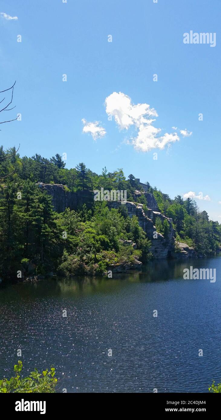 Minnewaska state park cloud hi-res stock photography and images - Alamy