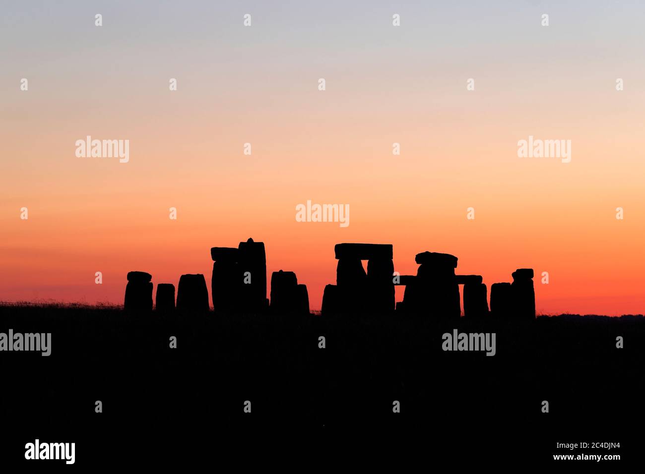 Stonehenge monument at sunrise Stock Photo - Alamy