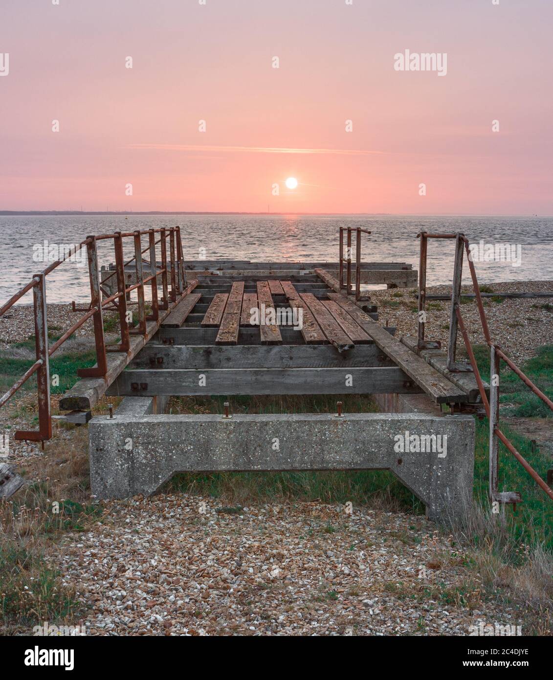 Concrete pontoon hi-res stock photography and images - Alamy