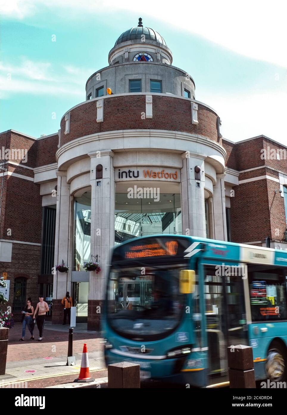 Intu shopping centre watford hi-res stock photography and images - Alamy