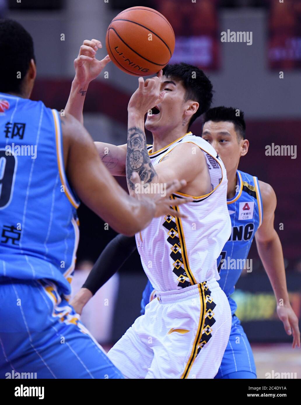 Qingdao, China's Shandong Province. 26th June, 2020. Liu Zheng (R) of ...