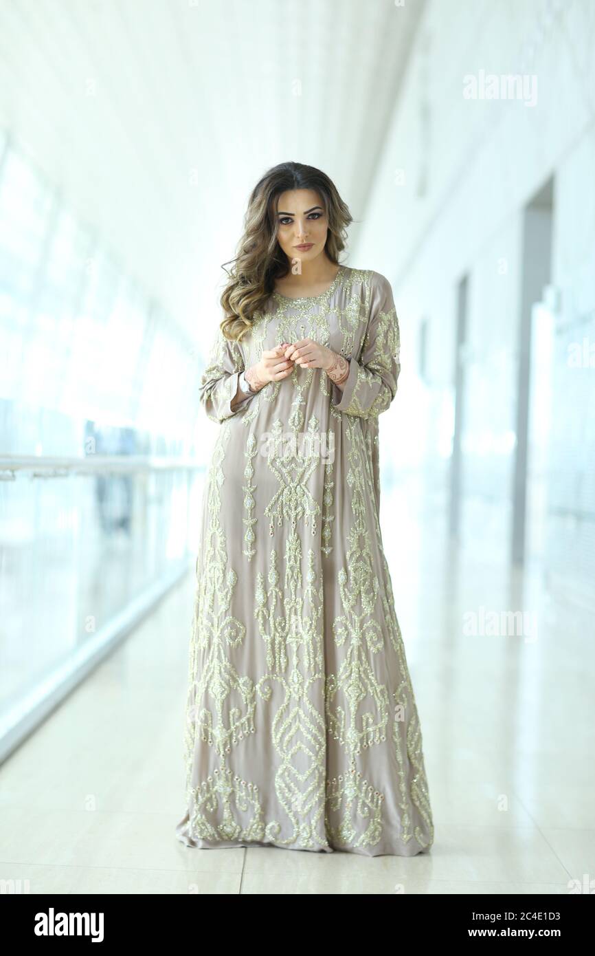Arab Women in Traditional arab Dress Stock Photo - Alamy