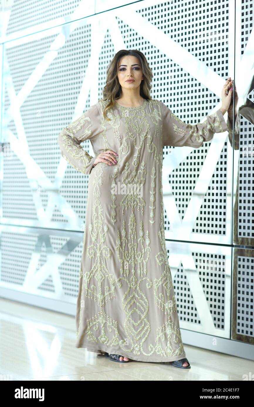 Arab Women in Traditional arab Dress Stock Photo - Alamy