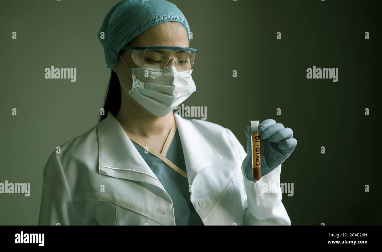 Asian female lab technician hi-res stock photography and images - Alamy