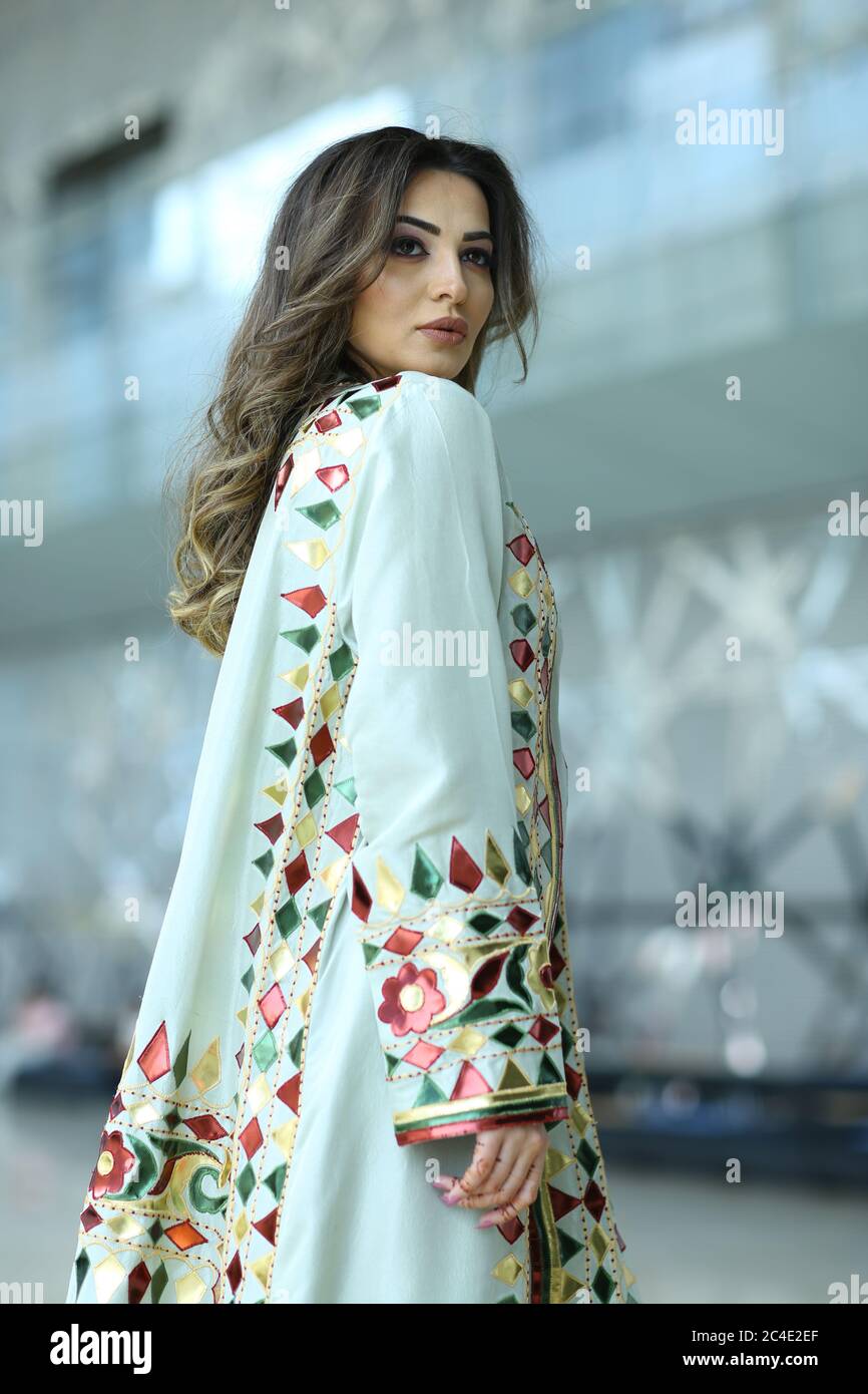 Arab Women in Traditional arab Dress Stock Photo - Alamy