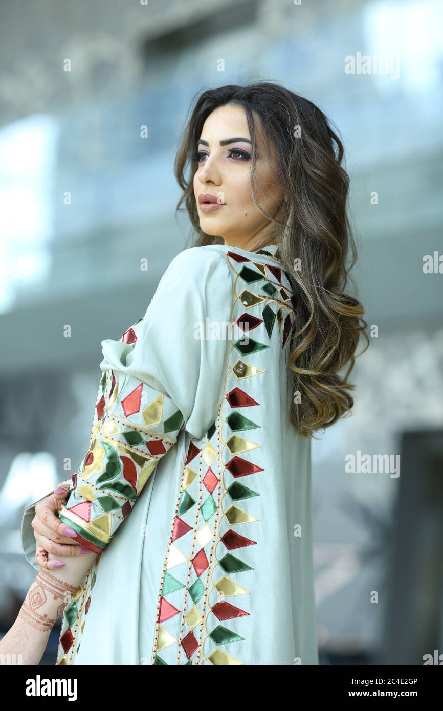 Arab Women in Traditional arab Dress Stock Photo - Alamy