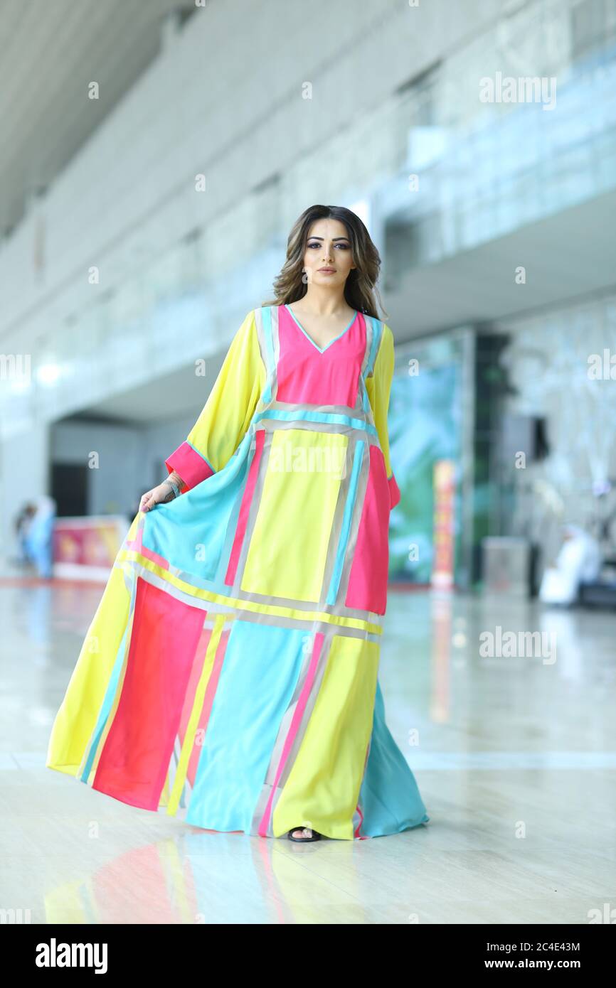 Arab Women in Traditional Arab Dress Stock Photo - Alamy