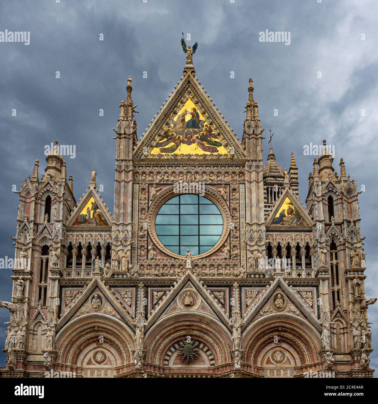 Gold cathedral hi-res stock photography and images - Alamy