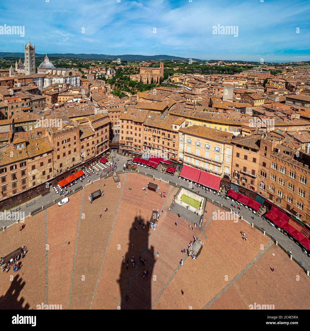 Medieval buildings piazza del campo siena hi-res stock photography and ...