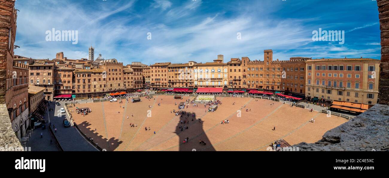 Medieval buildings piazza del campo siena hi-res stock photography and ...