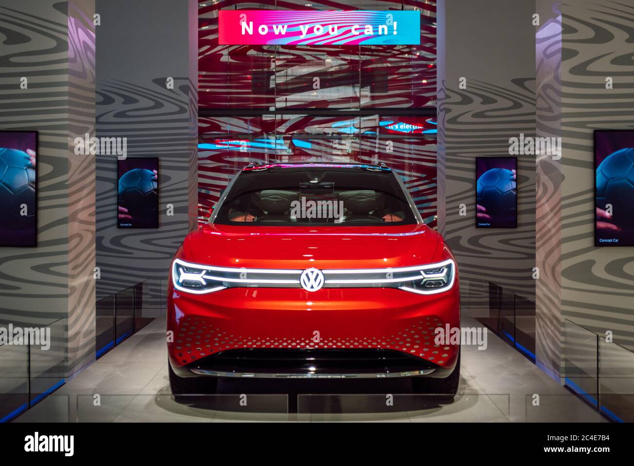 Front view of the new electric VW ID Roomzz concept car. This is a ...